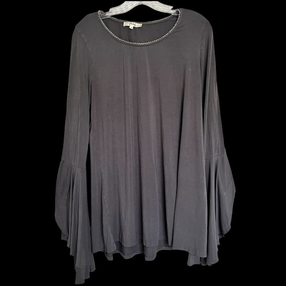 ANDREE BY UNIT | Tops | Andree By Unit Grey Bell Sleeve Tunic Top Size ...